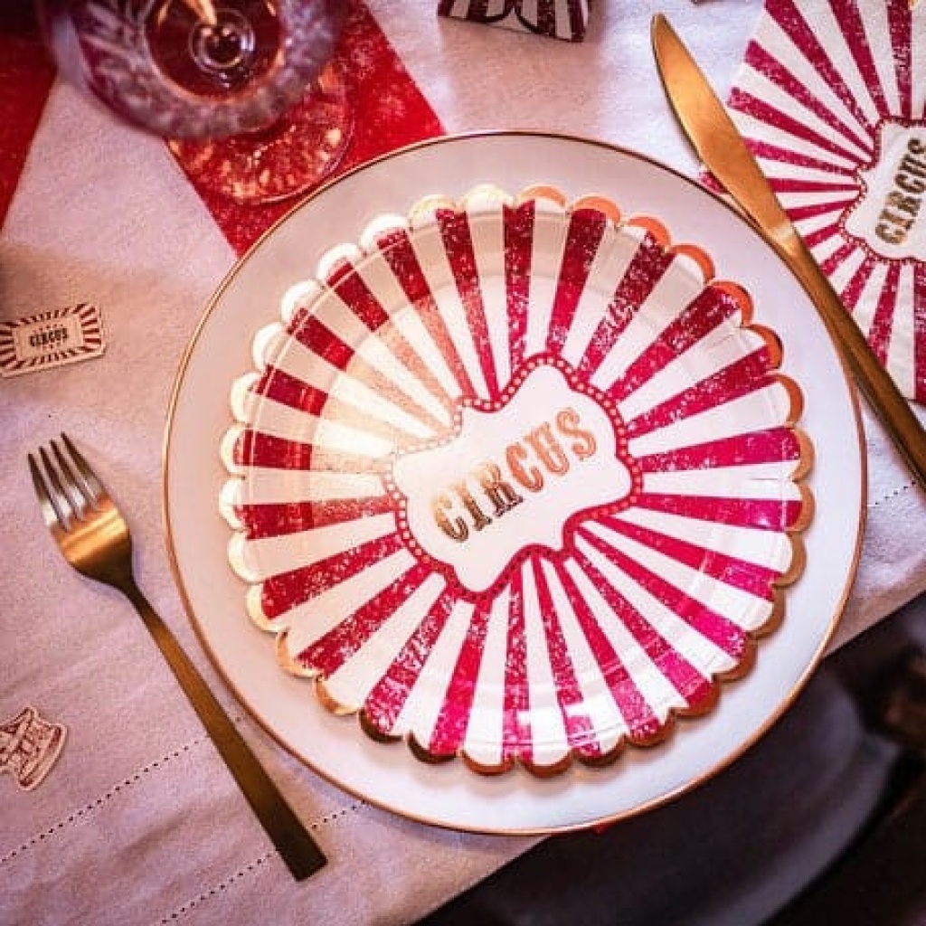 Vintage Circus Plates | Tara's Wonderworld