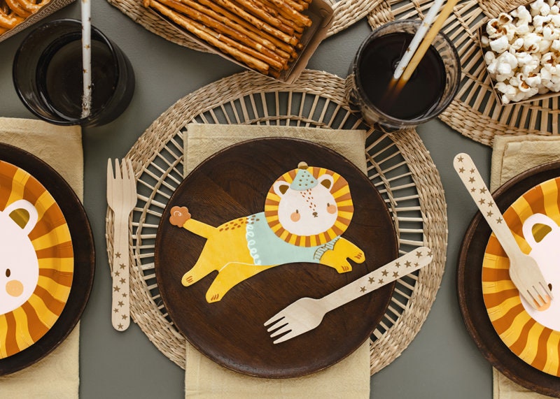Cute Lion Paper Plates | Tara's Wonderworld