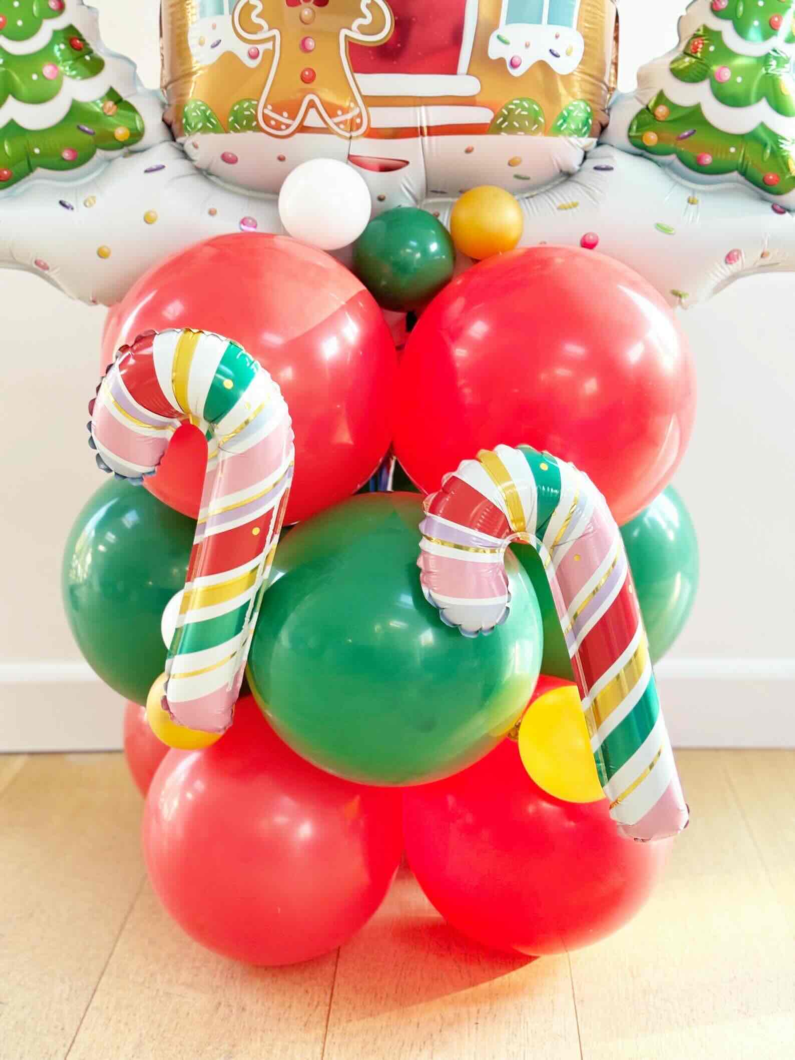 Gingerbread House Balloon Sculpture | Tara's Wonderworld